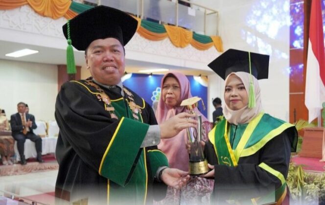 Perdana Sebagai Rektor UIN Bandung,Prof Rosihon Lantik 1000 Lulusan : Awal Perjuangan untuk ...